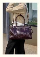 China Top Grain Oil-Waxed Cowhide Large Capacity Tote Handheld Crossbody Bag genuine leather handbag China manufacturer Shoulder crossbody bag Work bag  wholesale for sale