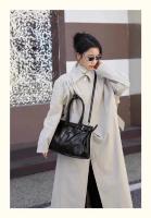 China Top Grain Oil-Waxed Cowhide Large Capacity Tote Handheld Crossbody Bag genuine leather handbag China manufacturer Shoulder crossbody bag Work bag  wholesale for sale