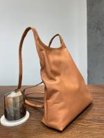 China Women's genuine leather bag Vegetable-Tanned Cowhide Shoulder bag  Backpack   Travel Bag Minimalist Bag Weekender Bags Backpacks Supplier for sale