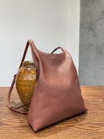 China Women's genuine leather bag Vegetable-Tanned Cowhide Shoulder bag  Backpack   Travel Bag Minimalist Bag Weekender Bags Backpacks Supplier for sale