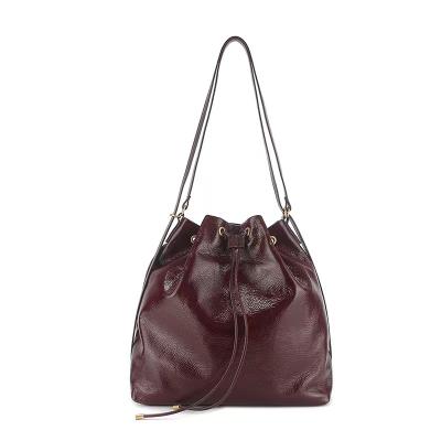 China Top-grain oil-waxed cowhide genuine leather Large-capacity drawstring shoulder bag backpack Duffel Bag Fashion Bags for Women Wholesale backpack Supplier for sale