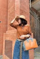 China Vegetable-Tanned Leather with Sheep Tendon Velvet Block Bag Panelled Briefcase Handbag Work Bag Crossbody Bag Shoulder Bag for sale