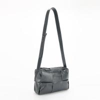 China Minimalist Vintage Bag Top-Grain Oil-Waxed Cowhide Woven genuine leather  Crossbody Bag women's leather handbag shoulder bag China supplier for sale