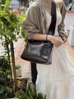 China Minimalist Genuine leather bag Top-Grain Oil-Waxed Cowhide Large Capacity Crossbody Bag shoulder bag Tote Bag China supplier wholesale for sale