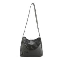 China Minimalist Genuine leather bag Top-Grain Oil-Waxed Cowhide Large Capacity Crossbody Bag shoulder bag Tote Bag China supplier wholesale for sale