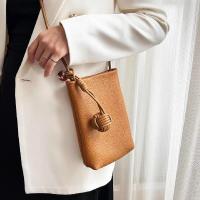 China Women's genuine leather cell phone bag mobile phone bag Top-Grain Full-Grain Cowhide Phone Bag shoulder crossbody bag OEM Bag Manufacturer for sale