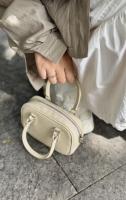 China Women's fashion bagTop Grain Full Grain  genuine leather handbag cell phone mobile phone bag mini shoulder crossbody bag handbag China supplier for sale