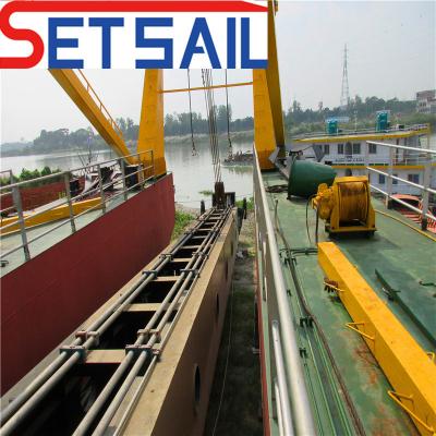 China Set Sail Cutter Suction Dredger with 9000m3 Water Flow and Hydraulic Diesel Engine for sale