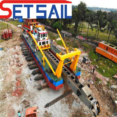China 900-1200 Cubic Meter Diesel Engine Hydarulic Motor Cutter Suction Dredger 26 Inch for sale