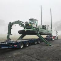 China Amphibious Dredger / Cutter Suction Dredge / Grab Dredge with Long After-sales Service for sale