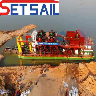 China Sand Dredging Equipment 18 Inch Cutter Suction Dredger with 2000m Discharge Distance for sale