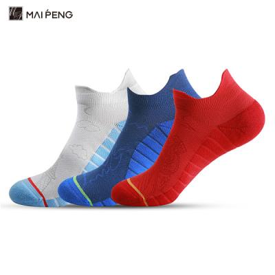 China Terry Cotton Ankle Sporty Running Socks Breathable Low Tube Design for sale