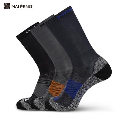 China Compression Terry Cushion Athletic Socks Coolmax Sport Running Crew Socks for sale