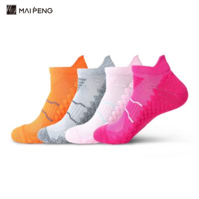 China Anti Slip Padded Athletic Socks Cotton Ankle Running Sports Socks Custom Logo for sale