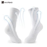 China Men Breathable Cushioned Basketball Socks Crew Performance Sports Socks for sale