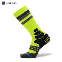 China Custom Terry Cushioned Basketball Socks Colorful Athletic Performance Socks for sale