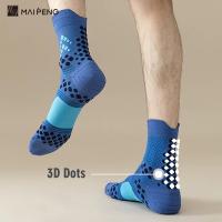 China Terry Custom Cycling Socks Abrasion Resistant 3D Dots Crew Sport Socks for sale