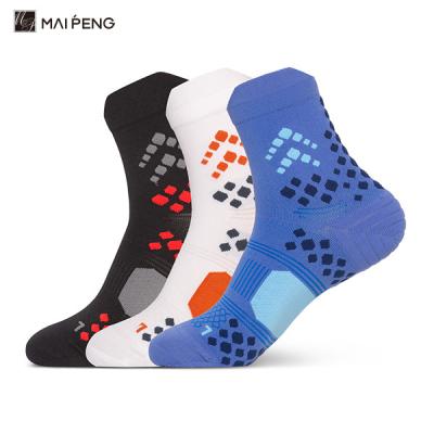 China Terry Custom Cycling Socks Abrasion Resistant 3D Dots Crew Sport Socks for sale