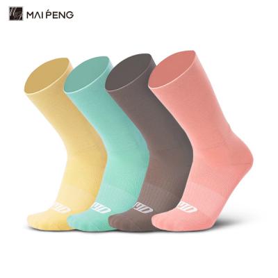 China Colourful Cycling Socks Custom Reflective Mountain Bike Compression Socks for sale