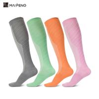 China Long Unisex Compression Sports Socks Soccer Running Compression Socks 20-30 mmhg for sale