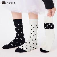 China Breathable Custom Women Socks Jacquard Dot Pattern Combed Cotton Socks for sale