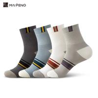 China Striped Custom Men Socks Contrast Color Cotton Casual Socks for sale