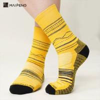 China Breathable Thick Thermal Wool Socks Outdoor Winter Warm Crew Socks for sale