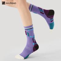 China Fashionable Outdoor Athletic Sport Socks Compression Custom Women Bicycle Cycling Socks for sale