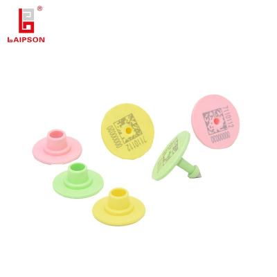 China New red TPU 32mm 860Mhz UHF rFID Two Pieces Pig Cow Ear Tag For farm Tracking for sale