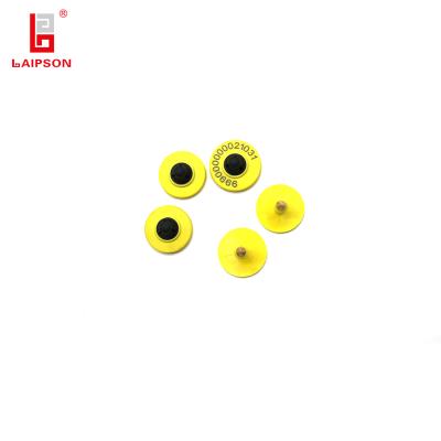 China 30mm 860-960Mhz UHF RFID High Quality Animal Ear Tag For Pig Cattle Goat Farm for sale