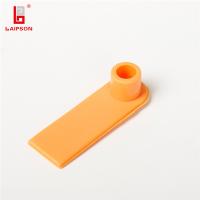 China RFID Electronic Livestock UHF Ear Tag 28mm*22mm For Sheep Goat Group Reading for sale