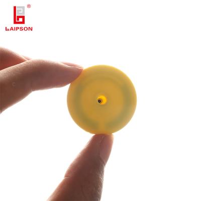 China Sensitive Rfid UHF Ear Tag 32mm*24mm TPU Material Cattle Pig Sheep Tracking for sale