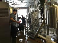 China 500L 1000L SS304 Microbrewery Equipment Turnkey Brewpub Systems Vertical Type for sale