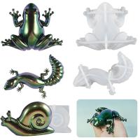 China DIY Crystal Dropping Gel Easter Frog Lizard Snail Small Animal Ornament Silicone Mold for sale