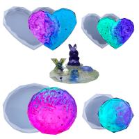 China DIY Crystal Drip Glue Circular Love Diamond Pendulum Mold Silicone Mirror Decoration Pendant Mold for sale