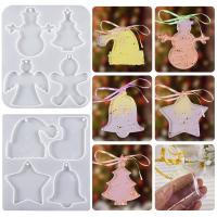 China Crystal Drip Glue DIY Resin Christmas Series Pendant Hanging Christmas Snowman Old Man Silicone Mold for sale