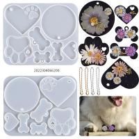 China Crystal dropper DIY resin pet hanging heart cat paw circular bone pendant silicone mold for sale