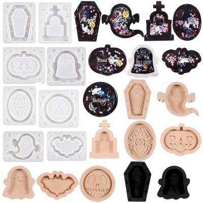 China Crystal Drip Glue Flowing Sand Pumpkin Ghost Tombstone Coffin Halloween Flowing Sand Pendant Keychain Silicone Mold for sale