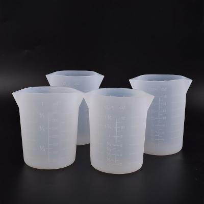 China Crystal dropper silicone measuring cup with built-in scale 350ml, 450ml, two spout split flow silicone mold wholesale for sale