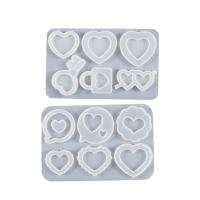 China DIY Crystal Drip Glue Love Flowing Sand Keychain Pendant Valentine's Day Gift Hanging Decoration Silicone Mold for sale