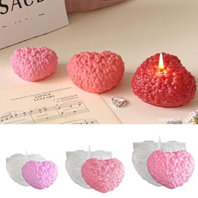 China Heart shaped large, medium, small relief heart-shaped pattern gypsum ornament DIY aromatherapy candle souvenir silicone mold for sale