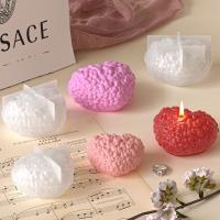 China Heart shaped large, medium, small relief heart-shaped pattern gypsum ornament DIY aromatherapy candle souvenir silicone mold for sale
