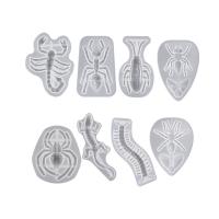 China DIY dropper lizard ant spider scorpion centipede cockroach fly ant fly keychain silicone mold for sale