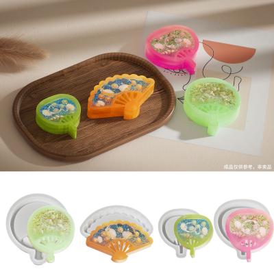 China DIY Crystal Dropping Resin Hand Pendant, Multiple Fans, Flowing Sand Pendant, Keychain, Silicone Mold for sale
