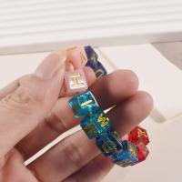 China Crystal Drip Glue 26 English Letter Bead Cube Perforated Gypsum Bracelet Bead Silicone Mold for sale