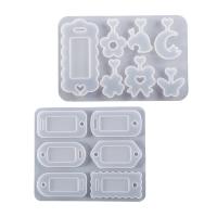 China Drip resin DIY quicksand pendant keychain silicone mold Valentine's Day double hole quicksand hanging grinder for sale