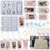 China Drip resin DIY quicksand pendant keychain silicone mold Valentine's Day double hole quicksand hanging grinder for sale