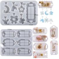China Drip resin DIY quicksand pendant keychain silicone mold Valentine's Day double hole quicksand hanging grinder for sale