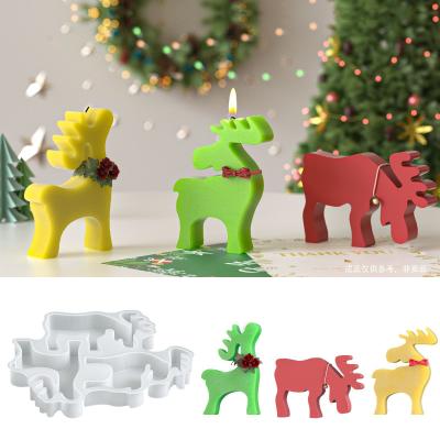 China DIY Drip Glue Christmas Deer Hanging Silicone Mold Aromatherapy Gypsum Three Link Deer Candle Pendant Mold for sale