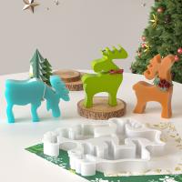 China DIY Drip Glue Christmas Deer Hanging Silicone Mold Aromatherapy Gypsum Three Link Deer Candle Pendant Mold for sale